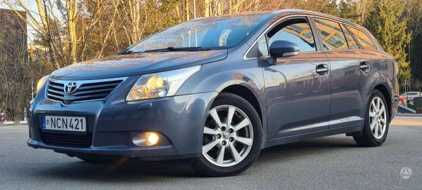 Pelēks Toyota Avensis 2010 Viļņa, ar dzinēja tilpumu 2.00 L un nobraukumu 386 tūkst. km par 3200 €, foto 1 vietnē AUTOMOTO.COM.LV