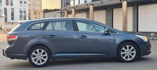 Pelēks Toyota Avensis 2010 Viļņa, ar dzinēja tilpumu 2.00 L un nobraukumu 386 tūkst. km par 3200 €, foto 5 vietnē AUTOMOTO.COM.LV