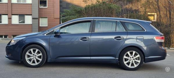 Pelēks Toyota Avensis 2010 Viļņa, ar dzinēja tilpumu 2.00 L un nobraukumu 386 tūkst. km par 3200 €, foto 6 vietnē AUTOMOTO.COM.LV