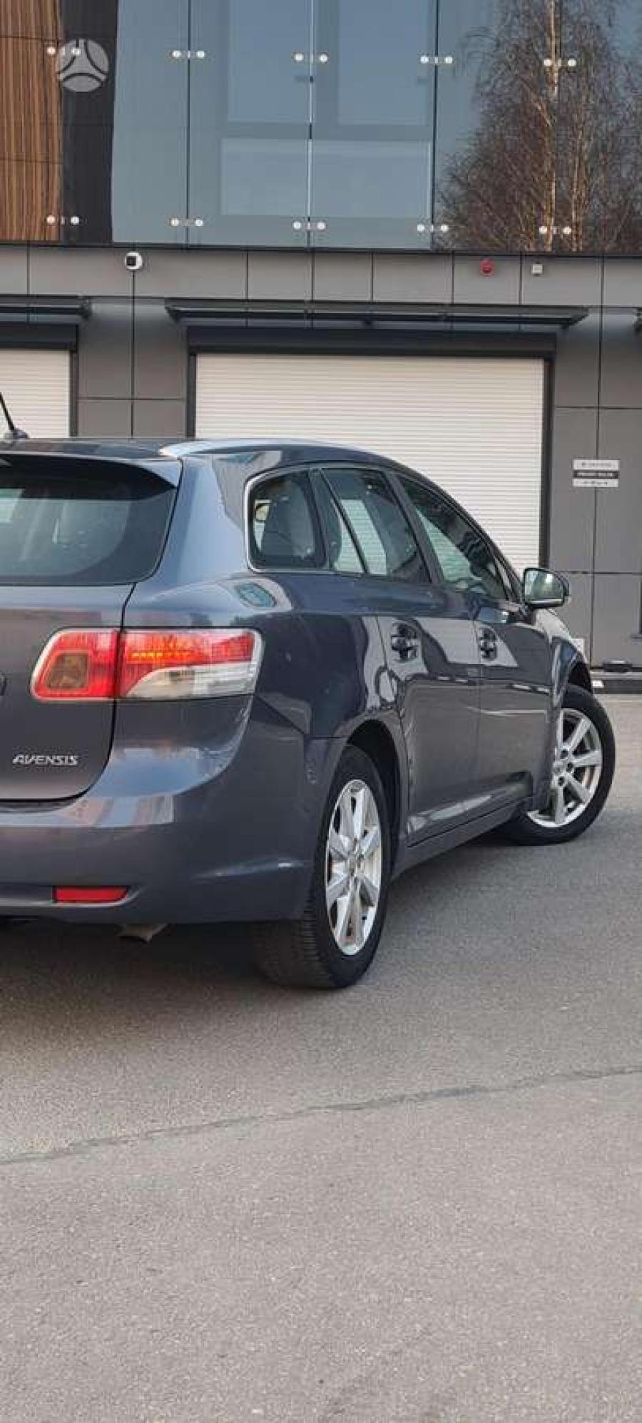 Pelēks Toyota Avensis 2010 Viļņa, ar dzinēja tilpumu 2.00 L un nobraukumu 386 tūkst. km par 3200 €, foto 12 vietnē AUTOMOTO.COM.LV
