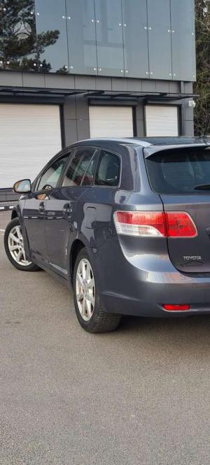 Pelēks Toyota Avensis 2010 Viļņa, ar dzinēja tilpumu 2.00 L un nobraukumu 386 tūkst. km par 3200 €, foto 13 vietnē AUTOMOTO.COM.LV