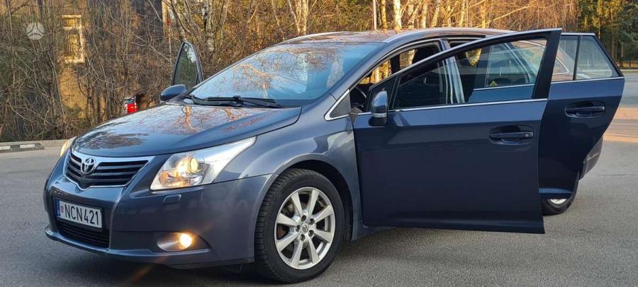 Pelēks Toyota Avensis 2010 Viļņa, ar dzinēja tilpumu 2.00 L un nobraukumu 386 tūkst. km par 3200 €, foto 16 vietnē AUTOMOTO.COM.LV