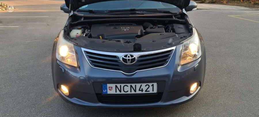 Pelēks Toyota Avensis 2010 Viļņa, ar dzinēja tilpumu 2.00 L un nobraukumu 386 tūkst. km par 3200 €, foto 23 vietnē AUTOMOTO.COM.LV