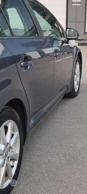 Pelēks Toyota Avensis 2010 Viļņa, ar dzinēja tilpumu 2.00 L un nobraukumu 386 tūkst. km par 3200 €, foto 24 vietnē AUTOMOTO.COM.LV