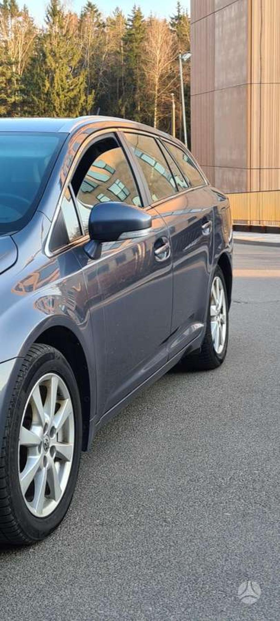 Pelēks Toyota Avensis 2010 Viļņa, ar dzinēja tilpumu 2.00 L un nobraukumu 386 tūkst. km par 3200 €, foto 26 vietnē AUTOMOTO.COM.LV