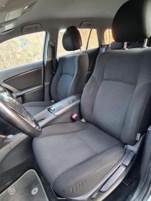 Pelēks Toyota Avensis 2010 Viļņa, ar dzinēja tilpumu 2.00 L un nobraukumu 386 tūkst. km par 3200 €, foto 32 vietnē AUTOMOTO.COM.LV