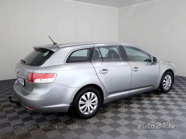 Pelēks Toyota Avensis 2010 Tallina, ar dzinēja tilpumu 1.80 L un nobraukumu 217 tūkst. km par 2999 €, foto 3 vietnē AUTOMOTO.COM.LV