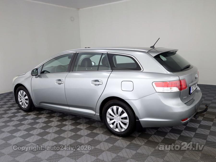 Серый Тойота Авенсис 2010 в Таллин, объемом двигателя 1.80 л и пробегом 217 тыс. км за 2999 €, фото 5 на AUTOMOTO.COM.LV