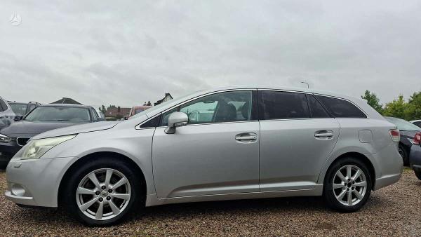 Grey Toyota Avensis 2010 in Kaunas, with an engine capacity of 2.23 L and mileage of 260 thousand km for 4100 €, photo 10 on AUTOMOTO.COM.LV