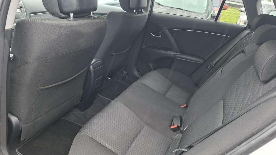 Pelēks Toyota Avensis 2010 Kauņa, ar dzinēja tilpumu 2.23 L un nobraukumu 260 tūkst. km par 4100 €, foto 18 vietnē AUTOMOTO.COM.LV