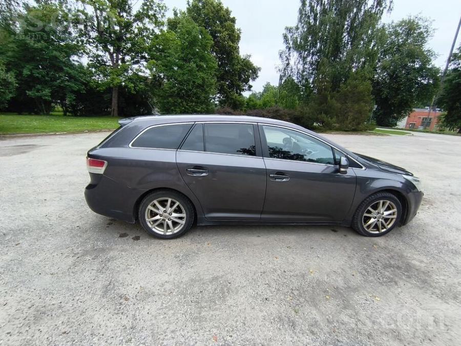 Pelēks Toyota Avensis 2010 Valmiera, ar dzinēja tilpumu 2.00 L un nobraukumu 375 tūkst. km par 5000 €, foto 17 vietnē AUTOMOTO.COM.LV