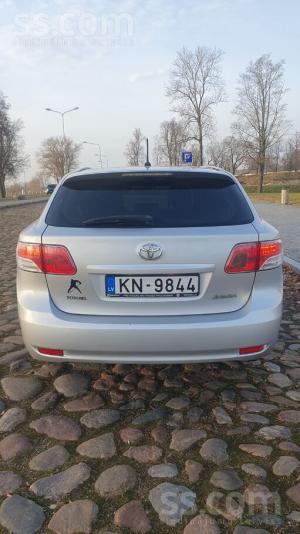 Pelēks Toyota Avensis 2010 Daugavpils, ar dzinēja tilpumu 2.20 L un nobraukumu 236 tūkst. km par 3800 €, foto 6 vietnē AUTOMOTO.COM.LV