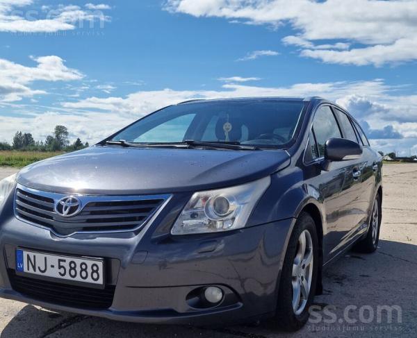 Серый Тойота Авенсис 2010 в Рига, объемом двигателя 2.20 л и пробегом 271 тыс. км за 3900 €, фото 2 на AUTOMOTO.COM.LV
