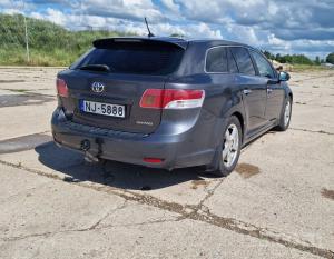 Pelēks Toyota Avensis 2010 Rīga, ar dzinēja tilpumu 2.20 L un nobraukumu 271 tūkst. km par 3900 €, foto 4 vietnē AUTOMOTO.COM.LV