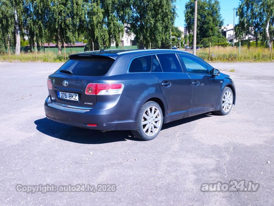 Серый Тойота Авенсис 2010 в Тарту, объемом двигателя 2.20 л и пробегом 291 тыс. км за 3500 €, фото 4 на AUTOMOTO.COM.LV