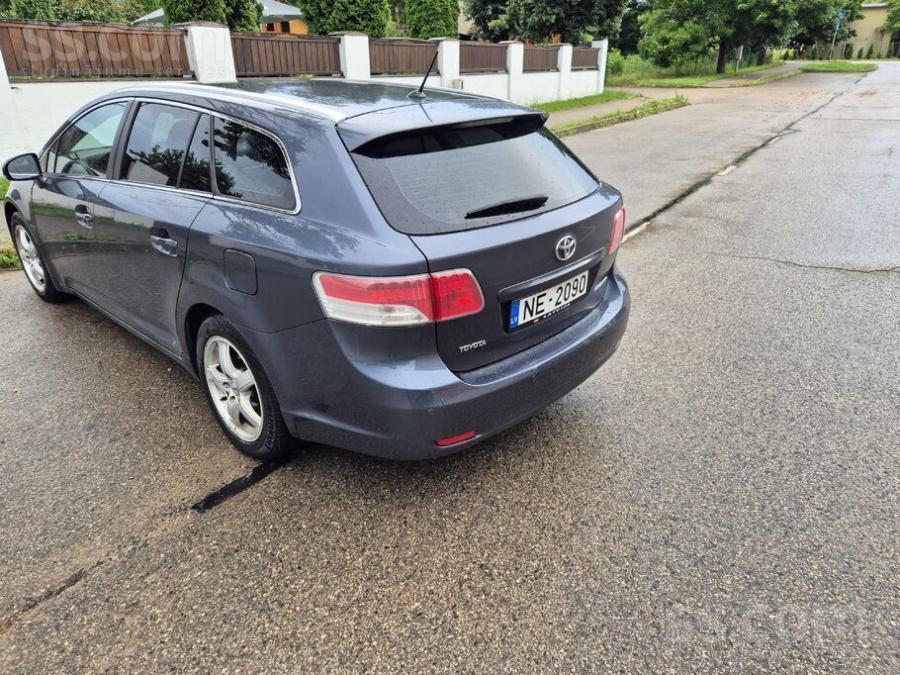 Pelēks Toyota Avensis 2010 Daugavpils, ar dzinēja tilpumu 2.00 L un nobraukumu 250 tūkst. km par 3100 €, foto 5 vietnē AUTOMOTO.COM.LV