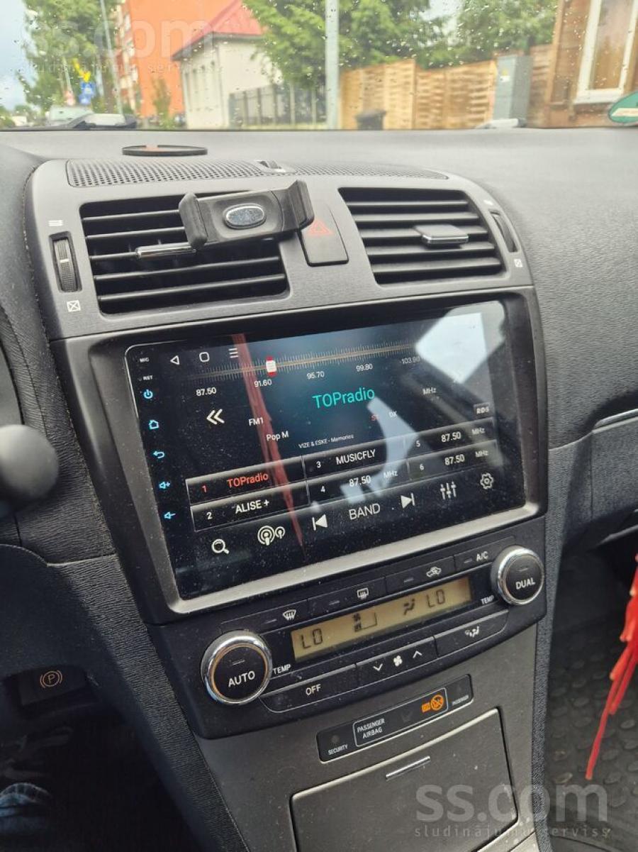 Pelēks Toyota Avensis 2010 Daugavpils, ar dzinēja tilpumu 2.00 L un nobraukumu 250 tūkst. km par 3100 €, foto 7 vietnē AUTOMOTO.COM.LV