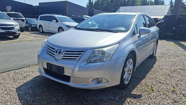 Grey Toyota Avensis 2010 in Kaunas, with an engine capacity of 2.23 L and mileage of 280 thousand km for 4100 €, photo 3 on AUTOMOTO.COM.LV