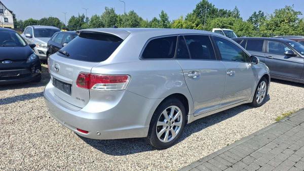 Grey Toyota Avensis 2010 in Kaunas, with an engine capacity of 2.23 L and mileage of 280 thousand km for 4100 €, photo 6 on AUTOMOTO.COM.LV