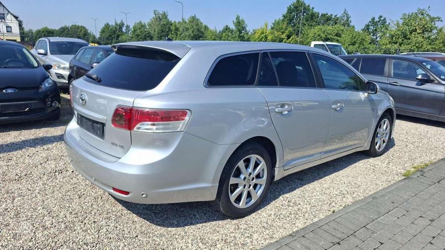 Серый Тойота Авенсис 2010 в Каунас, объемом двигателя 2.23 л и пробегом 280 тыс. км за 4100 €, фото 7 на AUTOMOTO.COM.LV