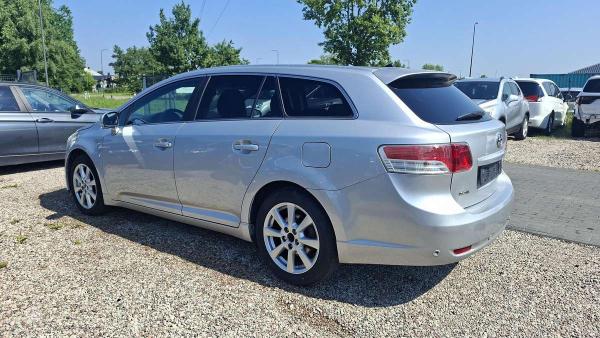 Grey Toyota Avensis 2010 in Kaunas, with an engine capacity of 2.23 L and mileage of 280 thousand km for 4100 €, photo 9 on AUTOMOTO.COM.LV