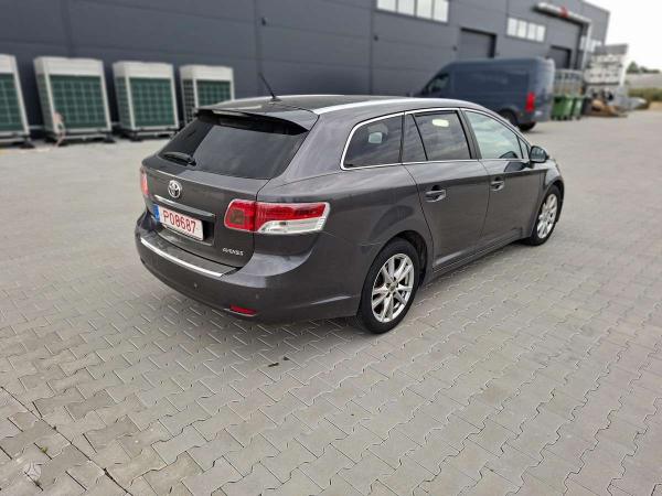 Grey Toyota Avensis 2010 in Kaunas, with an engine capacity of 2.00 L and mileage of 270 thousand km for 3750 €, photo 4 on AUTOMOTO.COM.LV