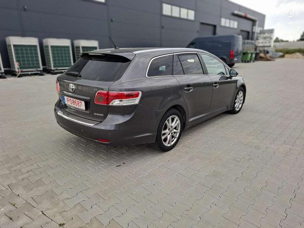 Grey Toyota Avensis 2010 in Kaunas, with an engine capacity of 2.00 L and mileage of 270 thousand km for 3750 €, photo 5 on AUTOMOTO.COM.LV