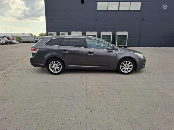 Grey Toyota Avensis 2010 in Kaunas, with an engine capacity of 2.00 L and mileage of 270 thousand km for 3750 €, photo 7 on AUTOMOTO.COM.LV