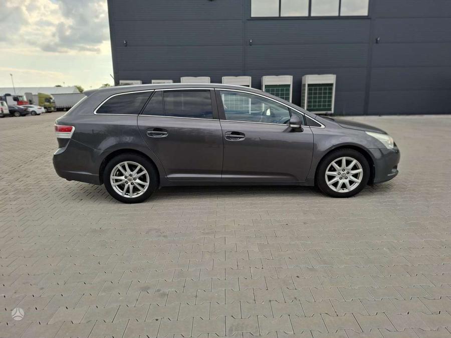 Серый Тойота Авенсис 2010 в Каунас, объемом двигателя 2.00 л и пробегом 270 тыс. км за 3750 €, фото 7 на AUTOMOTO.COM.LV