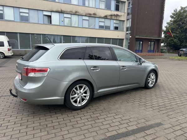 Pelēks Toyota Avensis 2010 Kauņa, ar dzinēja tilpumu 2.23 L un nobraukumu 271 tūkst. km par 3500 €, foto 4 vietnē AUTOMOTO.COM.LV