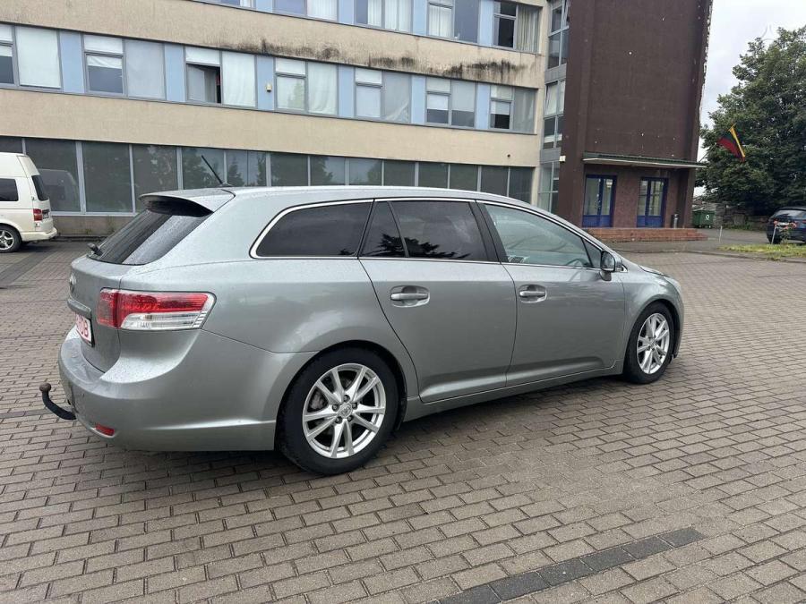 Pelēks Toyota Avensis 2010 Kauņa, ar dzinēja tilpumu 2.23 L un nobraukumu 271 tūkst. km par 3500 €, foto 5 vietnē AUTOMOTO.COM.LV