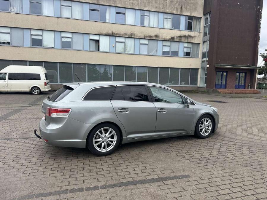 Pelēks Toyota Avensis 2010 Kauņa, ar dzinēja tilpumu 2.23 L un nobraukumu 271 tūkst. km par 3500 €, foto 7 vietnē AUTOMOTO.COM.LV