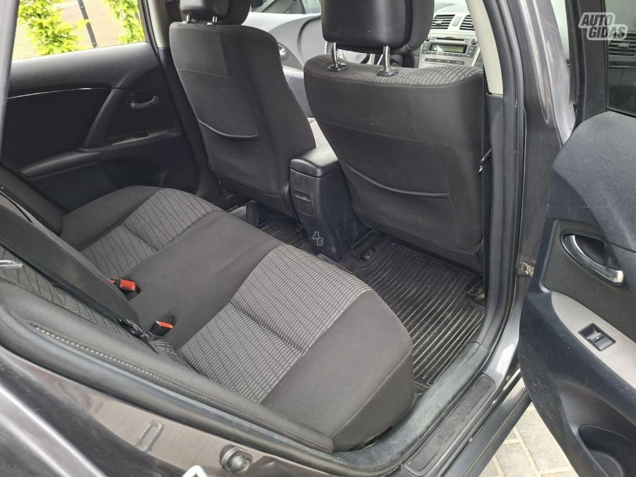 Pelēks Toyota Avensis 2010 Kauņa, ar dzinēja tilpumu 2.00 L un nobraukumu 270 tūkst. km par 3750 €, foto 13 vietnē AUTOMOTO.COM.LV