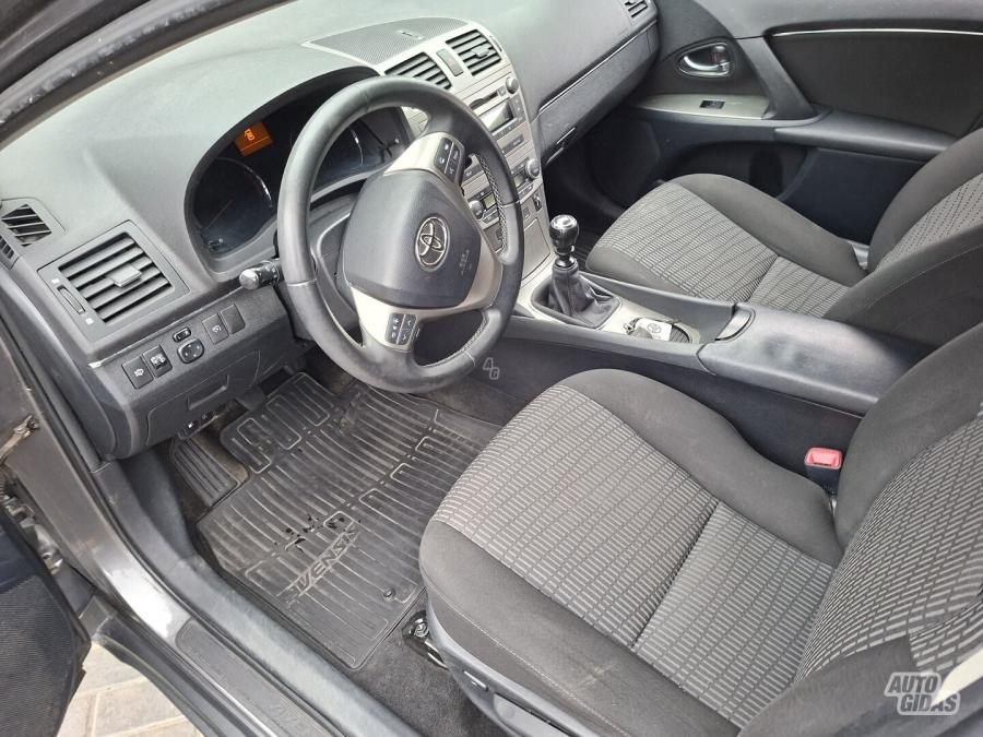 Pelēks Toyota Avensis 2010 Kauņa, ar dzinēja tilpumu 2.00 L un nobraukumu 270 tūkst. km par 3750 €, foto 15 vietnē AUTOMOTO.COM.LV