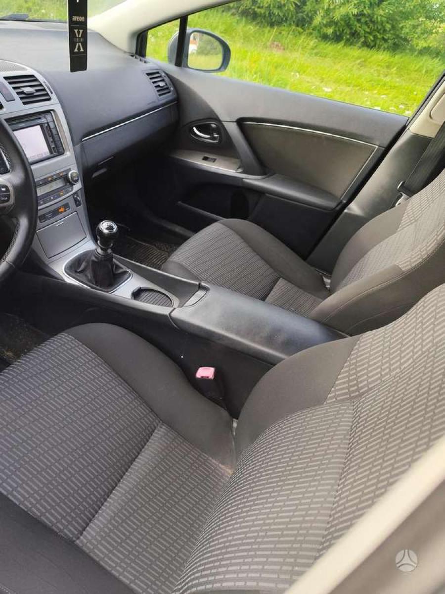 Grey Toyota Avensis 2010 in Vilnius, with an engine capacity of 2.00 L and mileage of 336 thousand km for 3500 €, photo 3 on AUTOMOTO.COM.LV