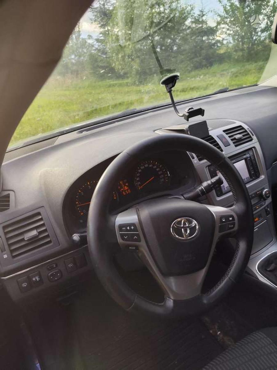 Grey Toyota Avensis 2010 in Vilnius, with an engine capacity of 2.00 L and mileage of 336 thousand km for 3500 €, photo 4 on AUTOMOTO.COM.LV
