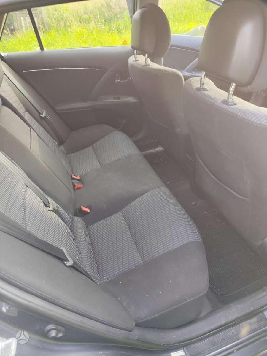 Grey Toyota Avensis 2010 in Vilnius, with an engine capacity of 2.00 L and mileage of 336 thousand km for 3500 €, photo 5 on AUTOMOTO.COM.LV
