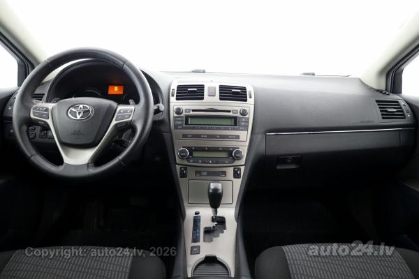 Серый Тойота Авенсис 2010 в Таллин, объемом двигателя 2.00 л и пробегом 356 тыс. км за 2499 €, фото 5 на AUTOMOTO.COM.LV