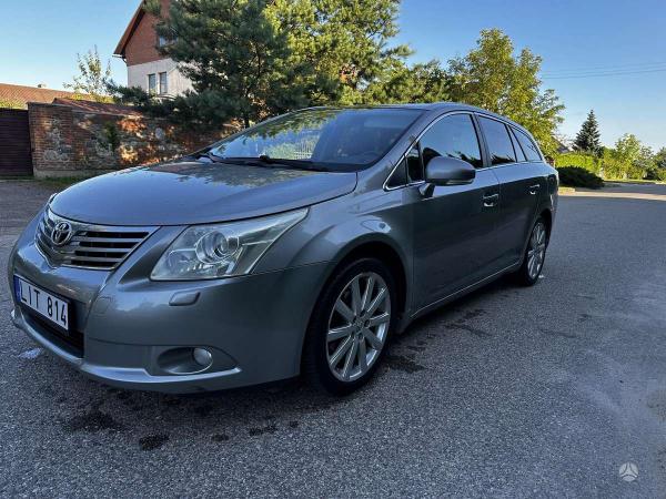 Pelēks Toyota Avensis 2010 Viļņa, ar dzinēja tilpumu 1.99 L un nobraukumu 210 tūkst. km par 4700 €, foto 1 vietnē AUTOMOTO.COM.LV