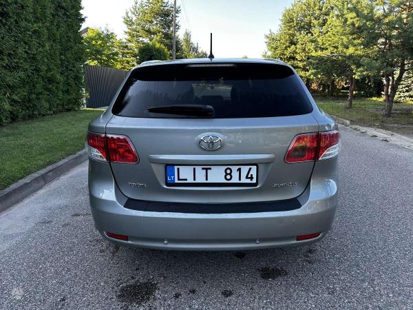 Pelēks Toyota Avensis 2010 Viļņa, ar dzinēja tilpumu 1.99 L un nobraukumu 210 tūkst. km par 4700 €, foto 6 vietnē AUTOMOTO.COM.LV