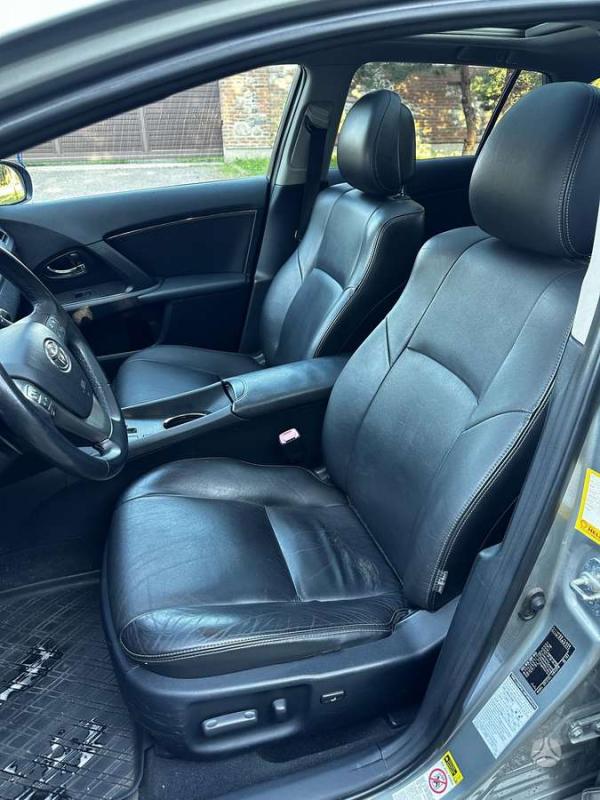 Pelēks Toyota Avensis 2010 Viļņa, ar dzinēja tilpumu 1.99 L un nobraukumu 210 tūkst. km par 4700 €, foto 9 vietnē AUTOMOTO.COM.LV