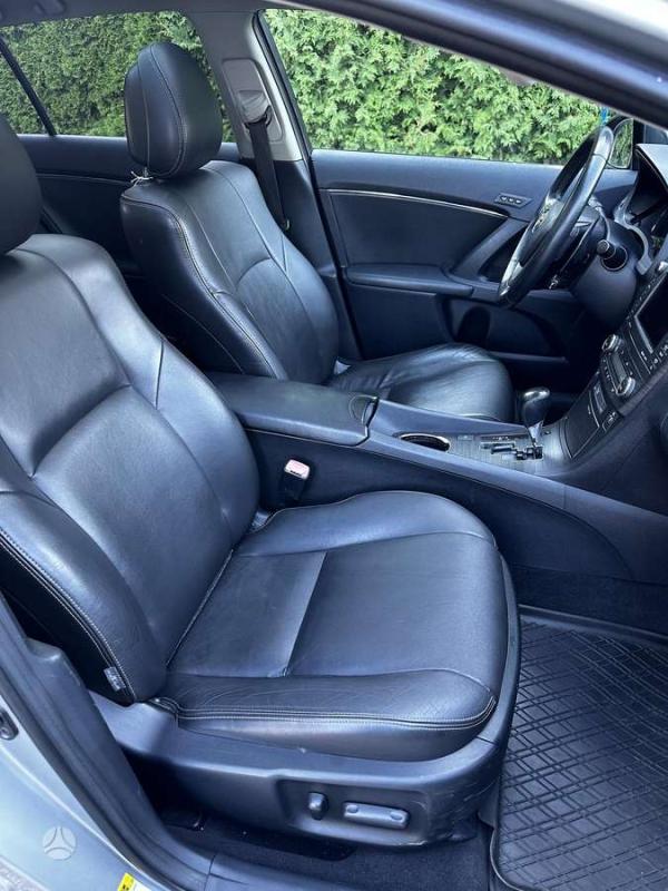 Pelēks Toyota Avensis 2010 Viļņa, ar dzinēja tilpumu 1.99 L un nobraukumu 210 tūkst. km par 4700 €, foto 10 vietnē AUTOMOTO.COM.LV
