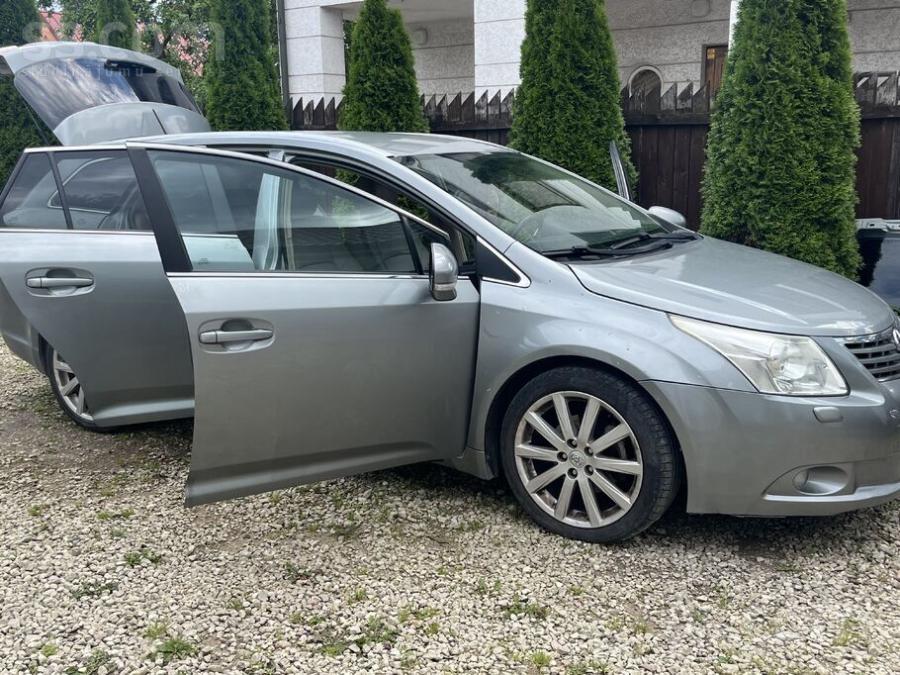 Pelēks Toyota Avensis 2010 Rīga, ar dzinēja tilpumu 2.00 L un nobraukumu 0 tūkst. km par 1950 €, foto 8 vietnē AUTOMOTO.COM.LV