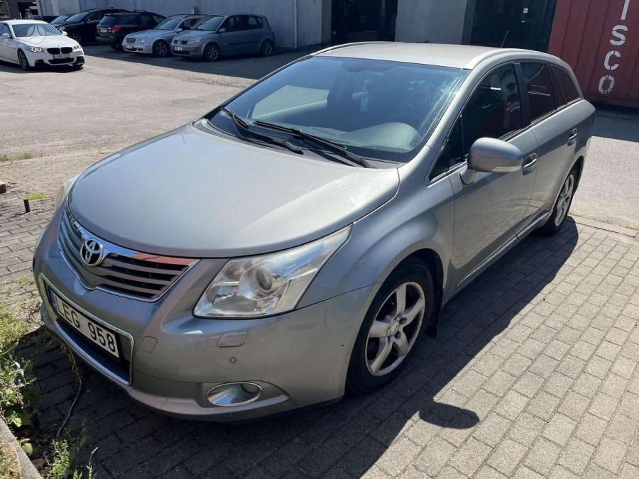 Pelēks Toyota Avensis 2010 Klaipėda, ar dzinēja tilpumu 2.00 L un nobraukumu 278 tūkst. km par 4000 €, foto 1 vietnē AUTOMOTO.COM.LV