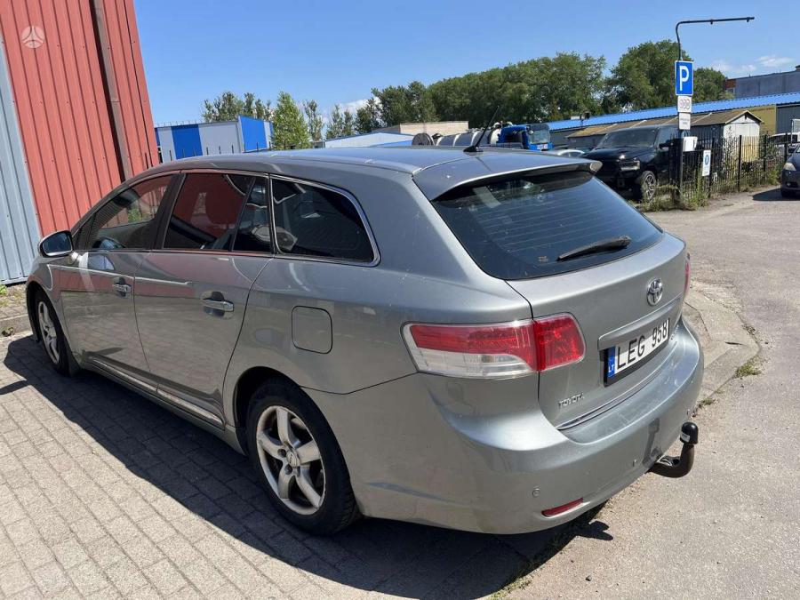 Pelēks Toyota Avensis 2010 Klaipėda, ar dzinēja tilpumu 2.00 L un nobraukumu 278 tūkst. km par 4000 €, foto 5 vietnē AUTOMOTO.COM.LV