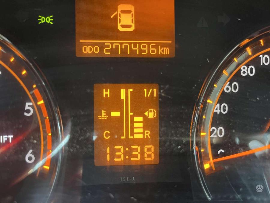 Pelēks Toyota Avensis 2010 Klaipėda, ar dzinēja tilpumu 2.00 L un nobraukumu 278 tūkst. km par 4000 €, foto 8 vietnē AUTOMOTO.COM.LV