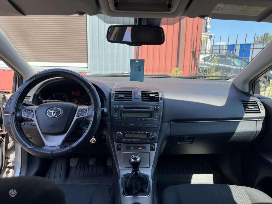 Pelēks Toyota Avensis 2010 Klaipėda, ar dzinēja tilpumu 2.00 L un nobraukumu 278 tūkst. km par 4000 €, foto 9 vietnē AUTOMOTO.COM.LV