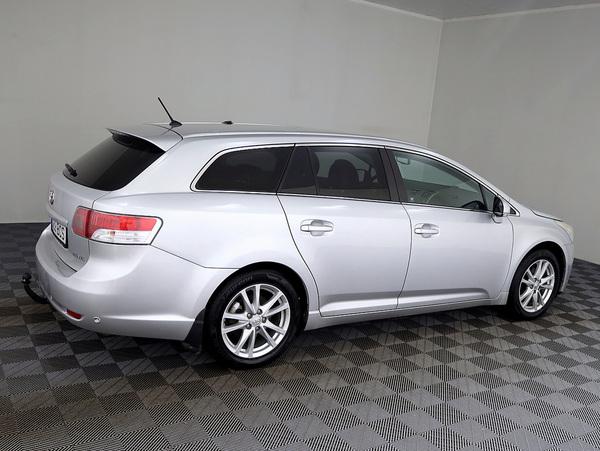Pelēks Toyota Avensis 2010 Tallina, ar dzinēja tilpumu 2.00 L un nobraukumu 356 tūkst. km par 2499 €, foto 3 vietnē AUTOMOTO.COM.LV