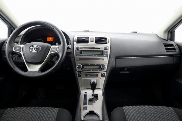 Pelēks Toyota Avensis 2010 Tallina, ar dzinēja tilpumu 2.00 L un nobraukumu 356 tūkst. km par 2499 €, foto 5 vietnē AUTOMOTO.COM.LV