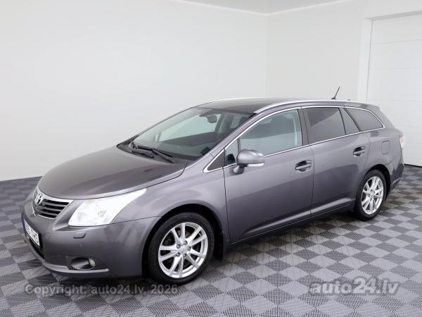 Pelēks Toyota Avensis 2010 Tallina, ar dzinēja tilpumu 1.80 L un nobraukumu 317 tūkst. km par 2999 €, foto 2 vietnē AUTOMOTO.COM.LV